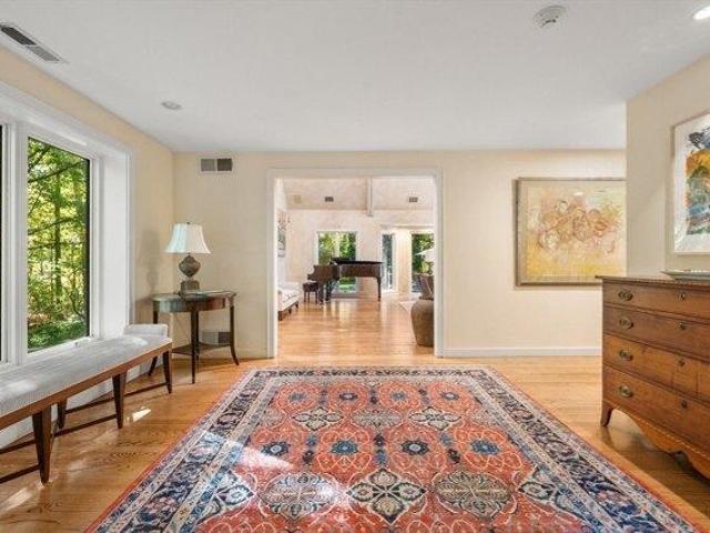 house with 4 bedroom, Weston MA DLS102028561