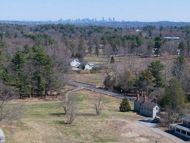 house with 4 bedroom, Weston MA DLS102370246