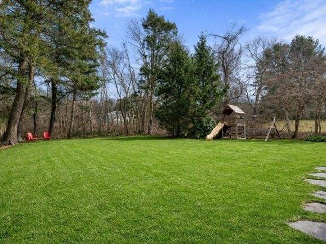 house with 4 bedroom, Weston MA DLS102409297