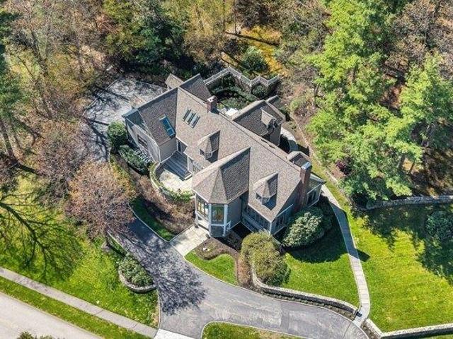 house with 4 bedroom, Weston MA ES104440780