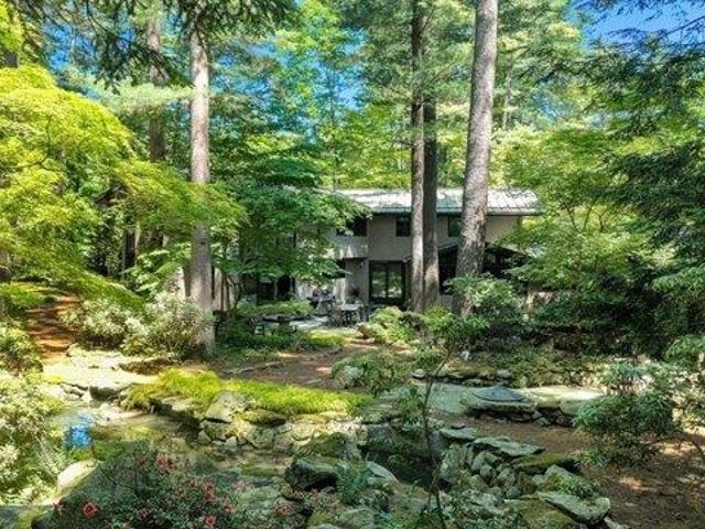house with 4 bedroom, Weston MA ES104538973