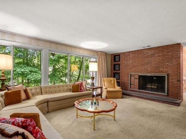 house with 4 bedroom, Weston MA ES104539930