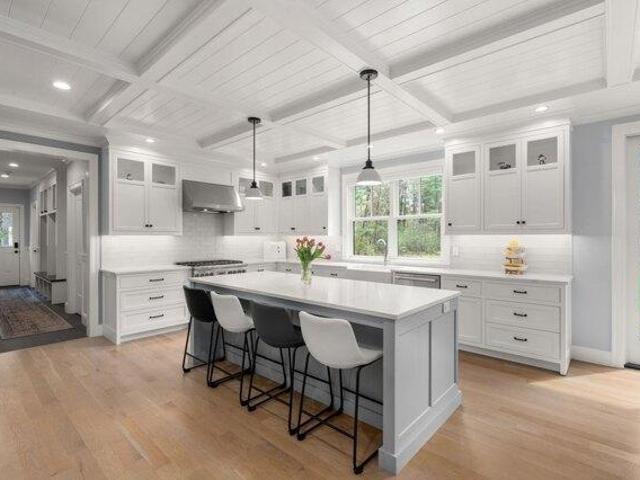house with 4 bedroom, Weston MA ES105711825