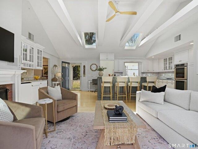 house with 4 bedroom, Westport CT DLS101660986