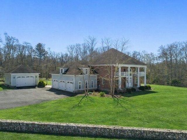 house with 4 bedroom, Westport MA DLS102370075