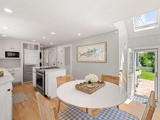 house with 4 bedroom, Westwood MA ES104834806