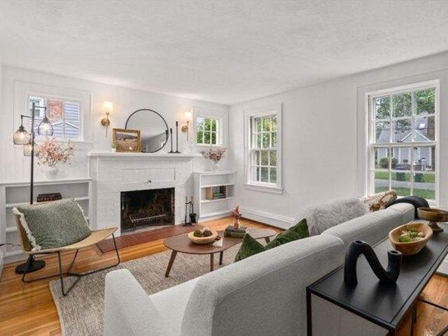 house with 4 bedroom, Westwood MA ES105172362