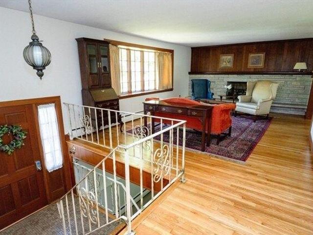 house with 4 bedroom, Westwood MA ES105173290