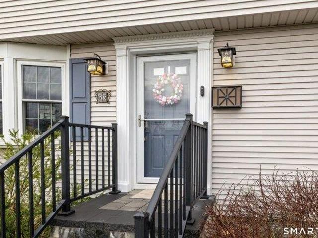 house with 4 bedroom, Wethersfield CT DLS101800693
