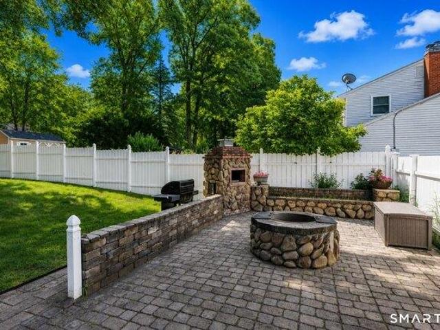 house with 4 bedroom, Wethersfield CT ES104808444