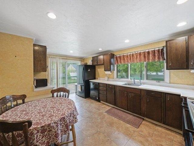 house with 4 bedroom, Weymouth MA DS102823456