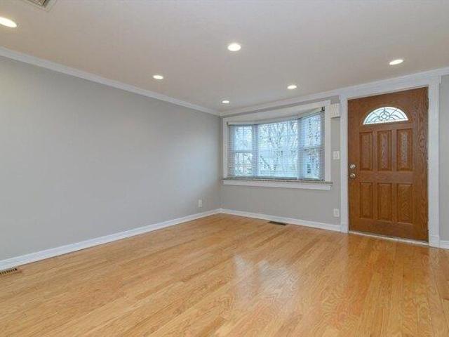 house with 4 bedroom, Weymouth MA ES103437749