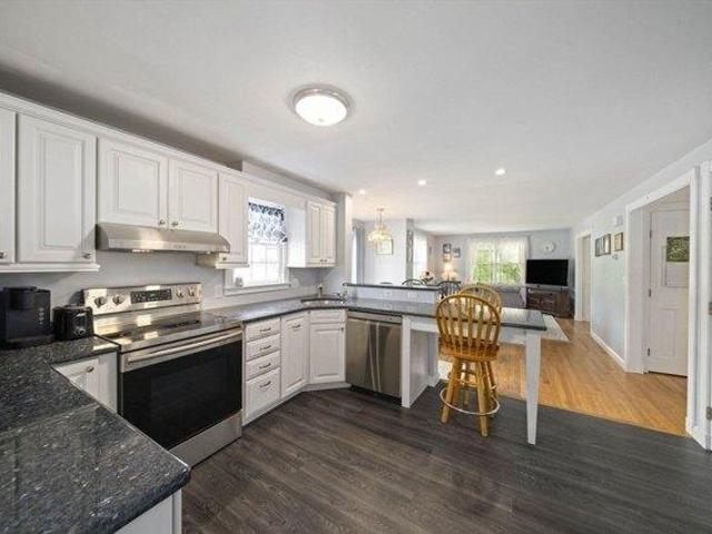 house with 4 bedroom, Weymouth MA ES103666707
