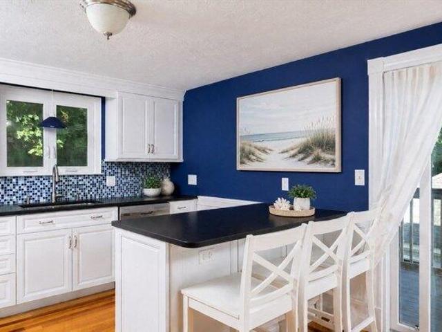 house with 4 bedroom, Weymouth MA ES104605313