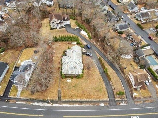 house with 4 bedroom, Weymouth MA ES105114137