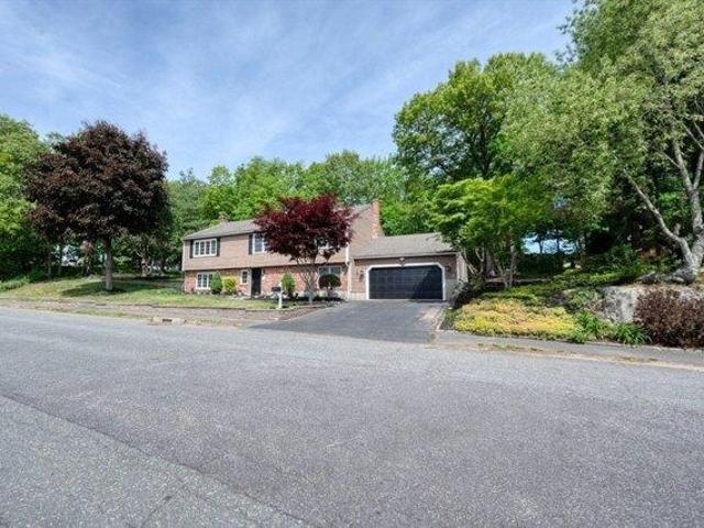 house with 4 bedroom, Weymouth MA ES105202600