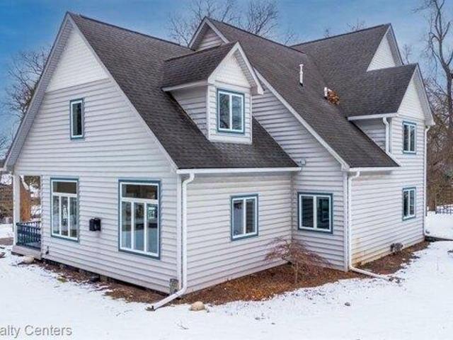 house with 4 bedroom, White Lake MI DS88765042
