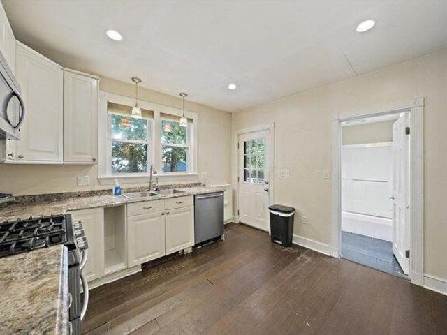 house with 4 bedroom, Whitman MA ES105082610
