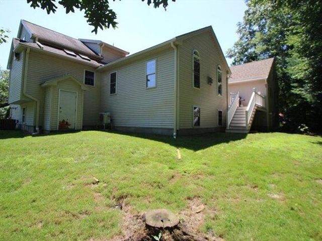 house with 4 bedroom, Whitman MA ES105095319