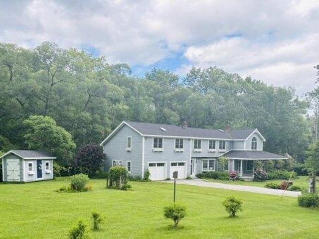 house with 4 bedroom, Winterport ME DS104044329