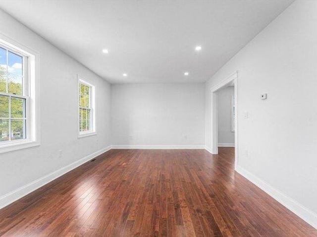 house with 4 bedroom, Winthrop MA ES105093050