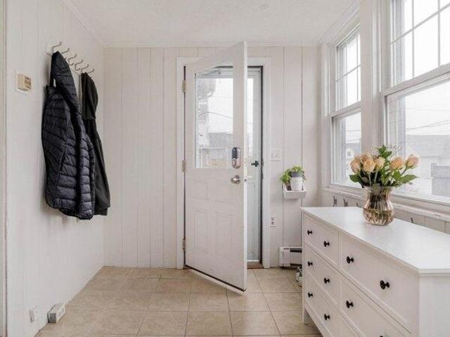 house with 4 bedroom, Winthrop MA ES105105012