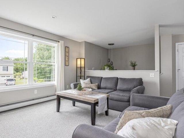 house with 4 bedroom, Windham ME ES104831635