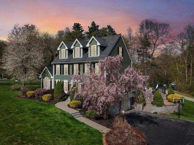 house with 4 bedroom, Windham NH DLS102155802