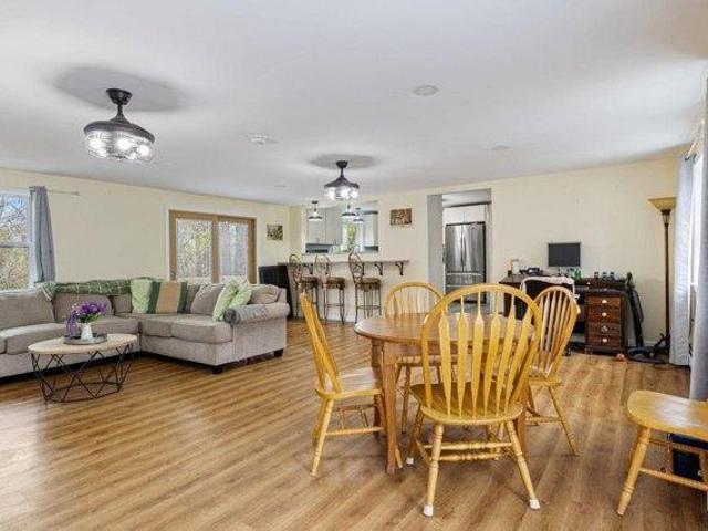 house with 4 bedroom, Windham NH DLS102370394