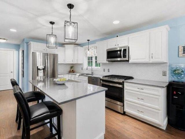 house with 4 bedroom, Windham NH ES105113972