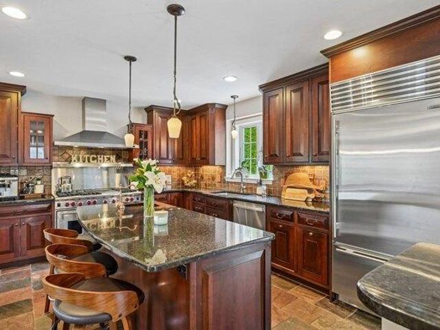 house with 4 bedroom, Windham NH ES103069490
