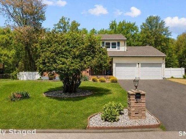house with 4 bedroom, Windsor CT DLS102777421