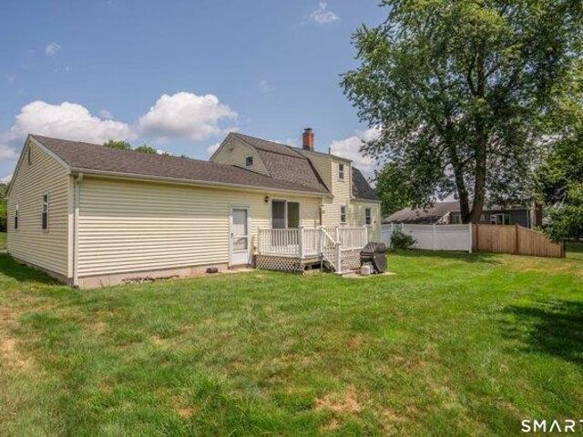 house with 4 bedroom, Windsor Locks CT ES104757966