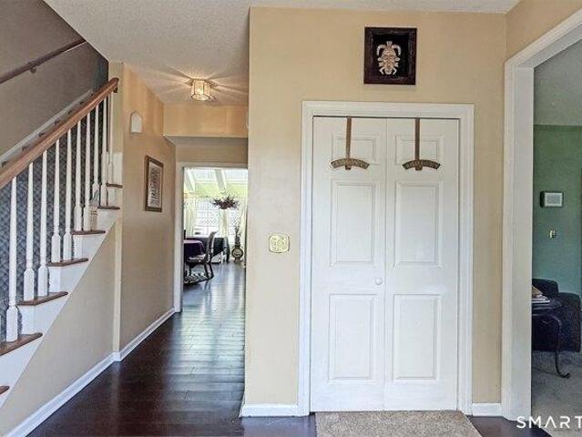 house with 4 bedroom, Windsor Locks CT ES104811160