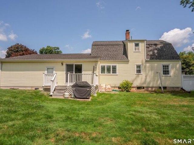 house with 4 bedroom, Windsor Locks CT ES105232320
