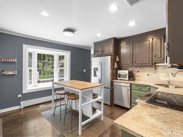house with 4 bedroom, Wilton CT ES104904299