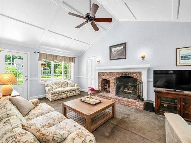 house with 4 bedroom, Wilbraham MA ES103497540