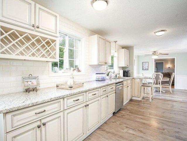 house with 4 bedroom, Wilbraham MA ES105060893