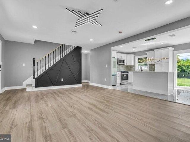 house with 4 bedroom, Willingboro NJ ES105190779