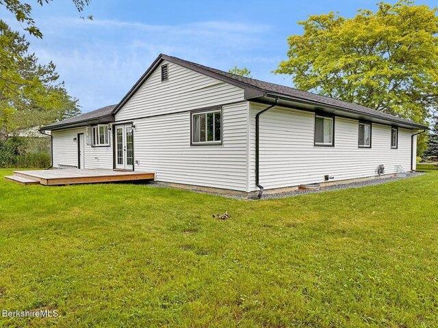 house with 4 bedroom, Williamstown MA DS104010784