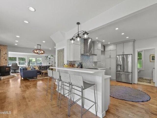 house with 4 bedroom, Williamstown MA ES105159666