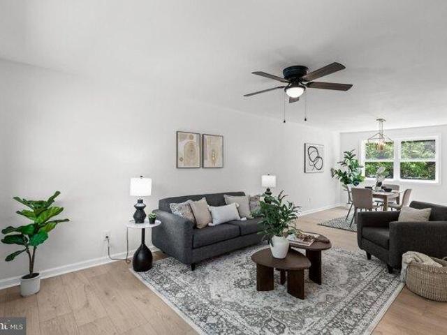 house with 4 bedroom, Williamstown NJ ES105233128