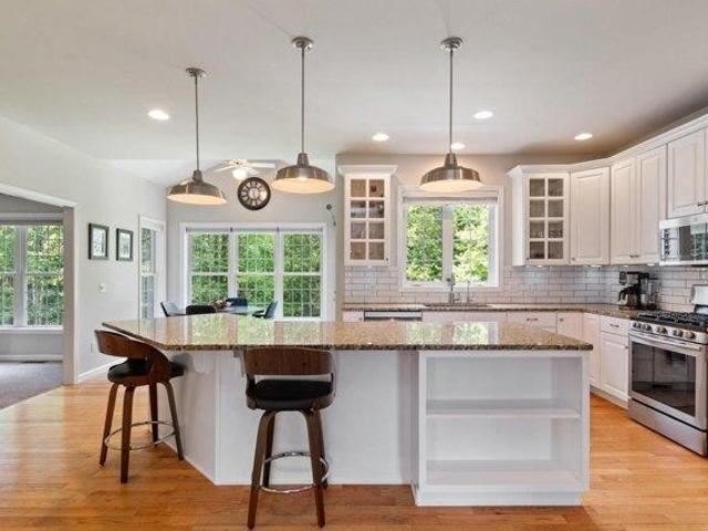 house with 4 bedroom, Williston VT ES105144054