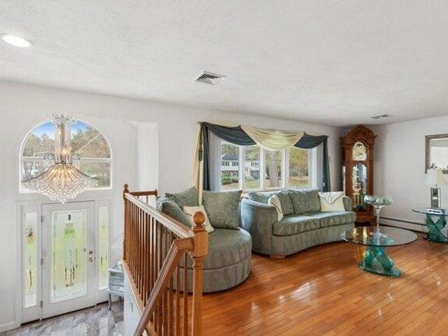house with 4 bedroom, Wilmington MA DLS102859642