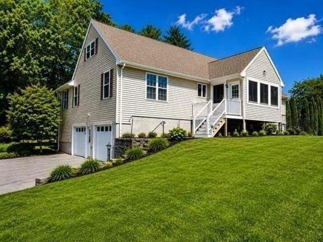 house with 4 bedroom, Wilmington MA DS104075312