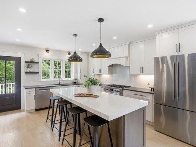 house with 4 bedroom, Wilmington MA ES105082110