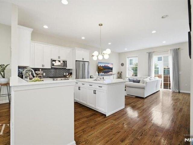 house with 4 bedroom, Wood Ridge NJ ES104189100