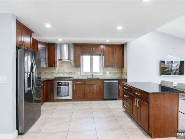 house with 4 bedroom, Wood Ridge NJ ES105205126