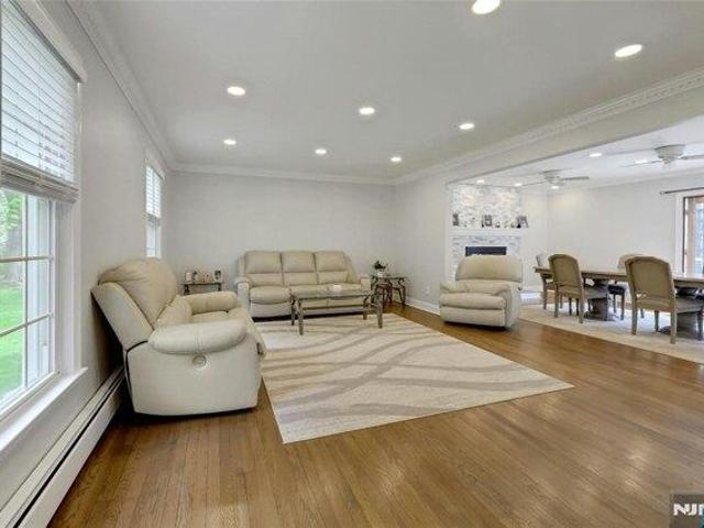 house with 4 bedroom, Woodcliff Lake NJ DS102028588