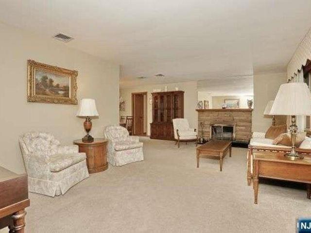 house with 4 bedroom, Woodcliff Lake NJ DS104411249